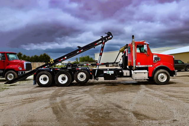 Explore our GALFAB Cable Hoists for Roll-off Trucks | Our Brands | Hiab