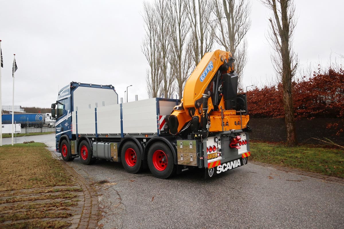 Rear mounted EFFER 525 6S | Hiab news and stories | Hiab